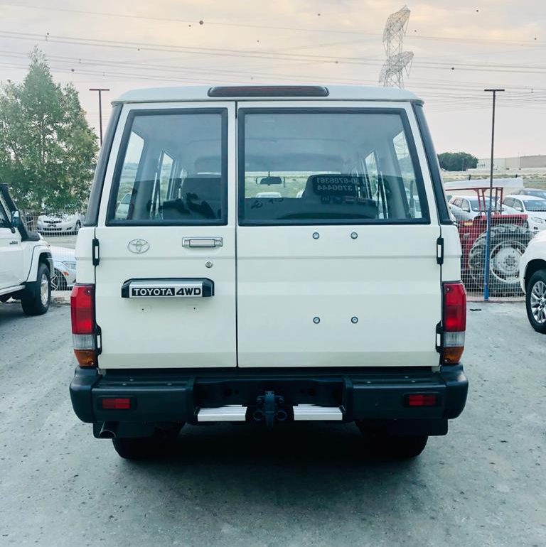 TOYOTA LC HZJ76 DIESEL 4.2L MT | Chen Motors